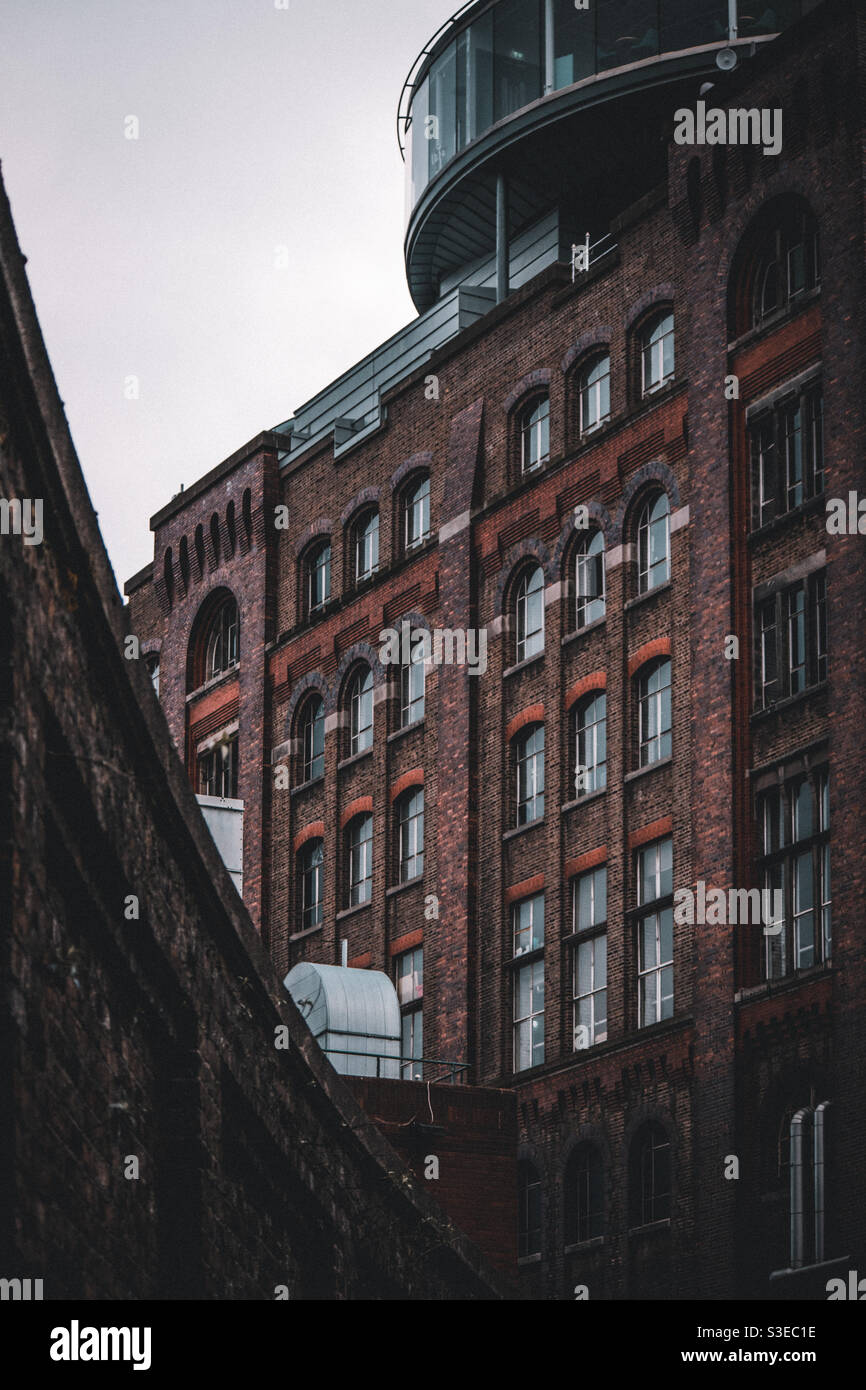 Guinness factory building hi-res stock photography and images - Alamy