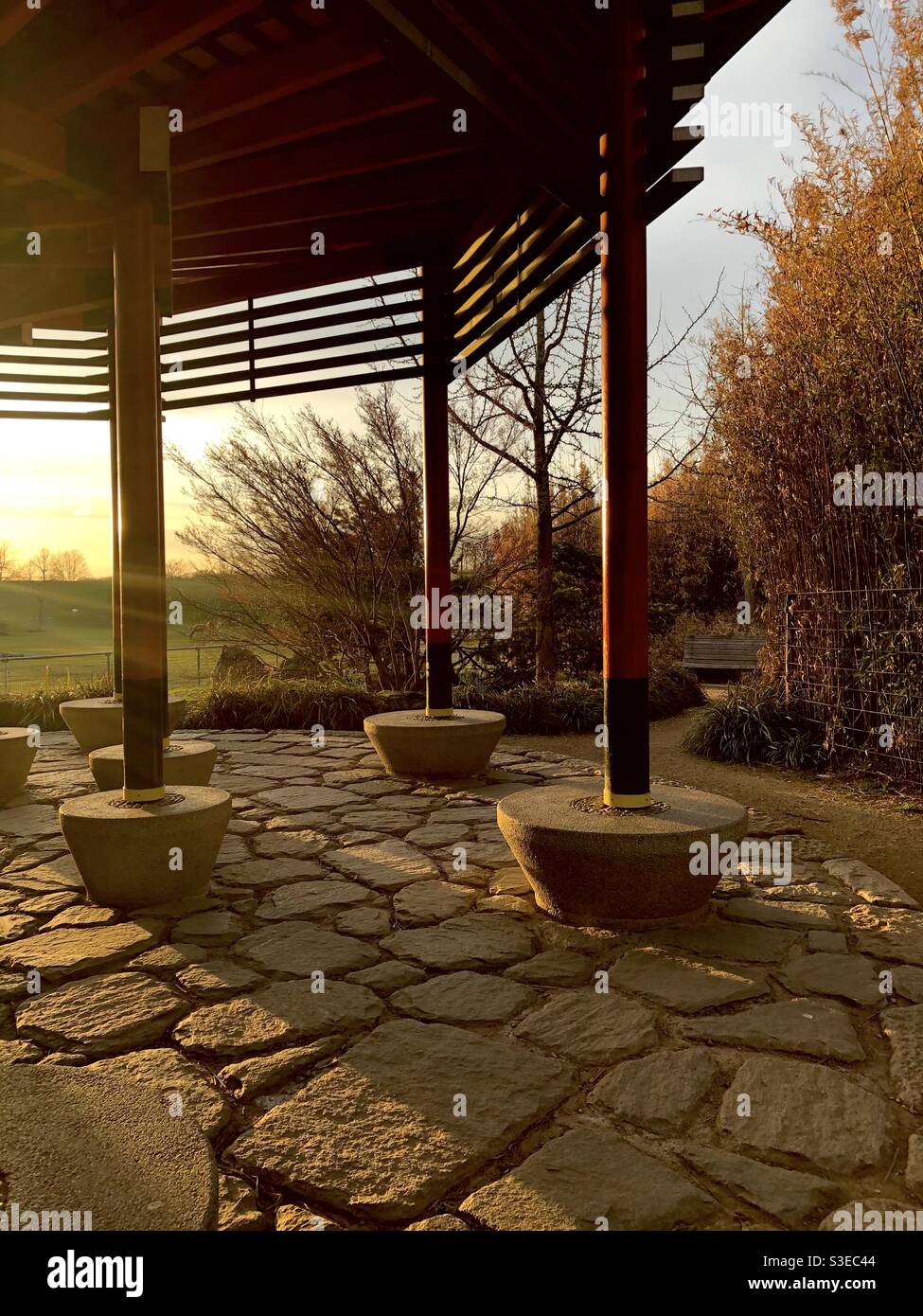 Asian pavillion hi-res stock photography and images - Alamy