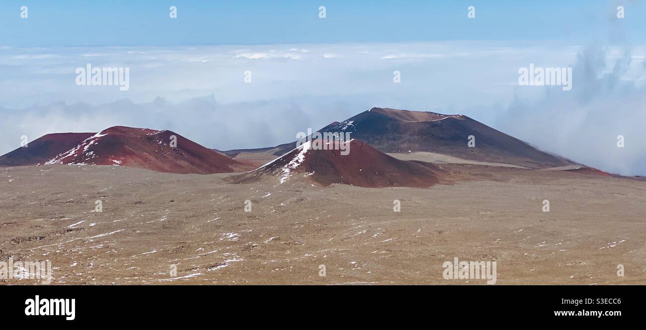 Cinder cones atop mauna kea hi-res stock photography and images - Alamy