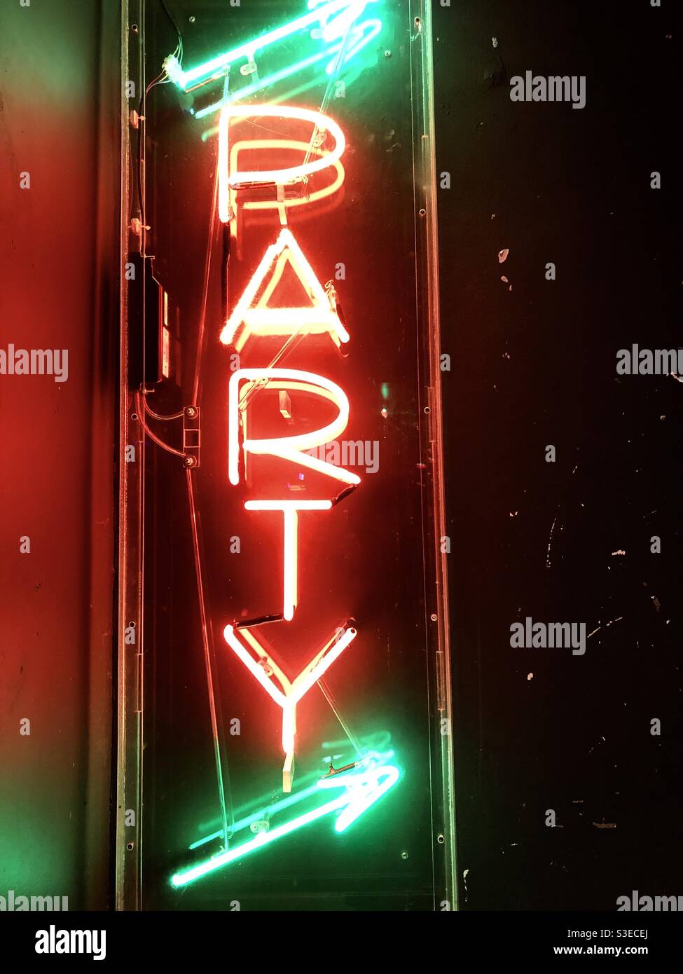 Fluorescent party sign hi-res stock photography and images - Alamy