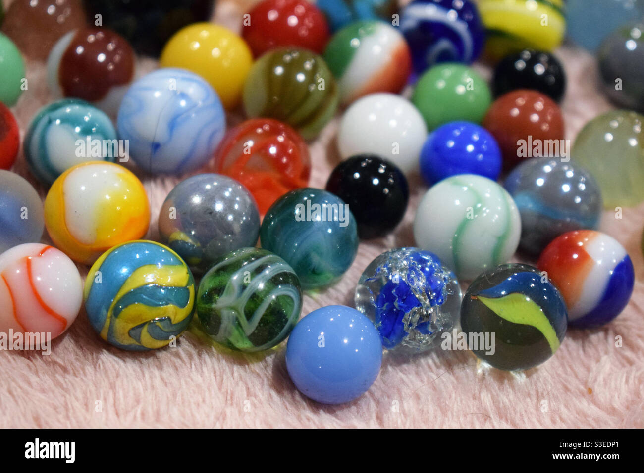 Glass eye collection hi-res stock photography and images - Alamy