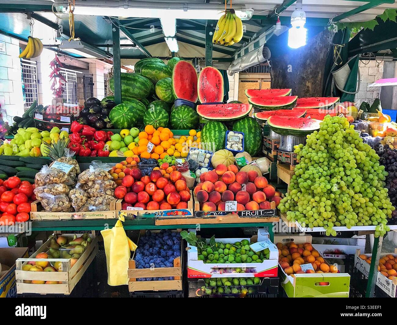 Watermelon stand hi-res stock photography and images - Alamy