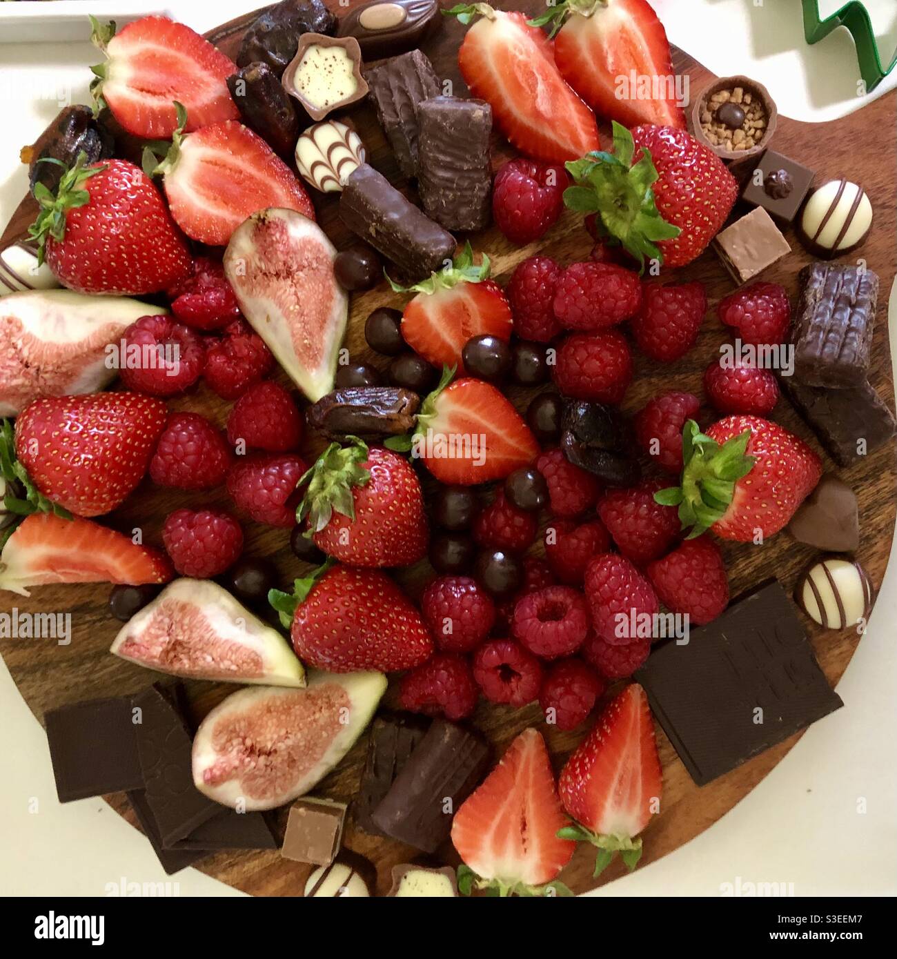 Chocolate with fruit hi-res stock photography and images - Alamy