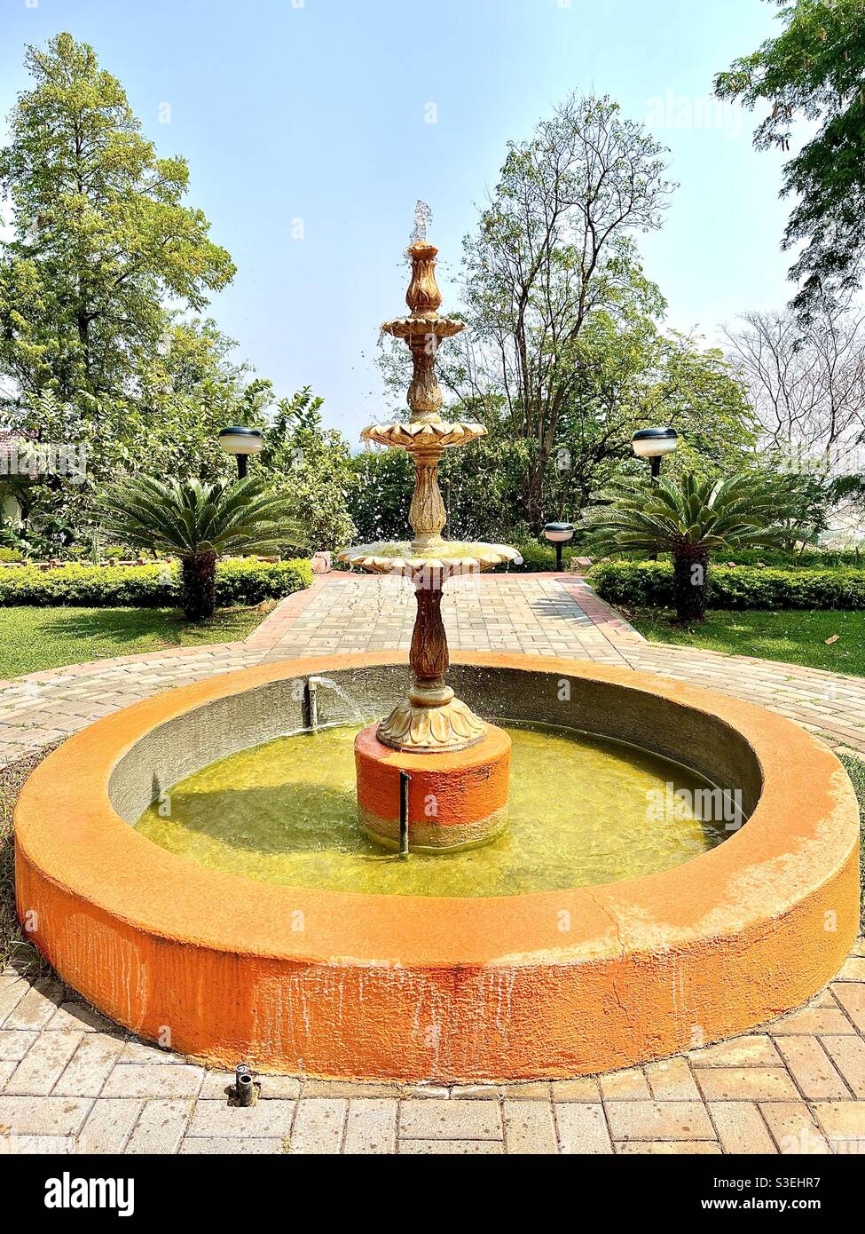India water fountain hi-res stock photography and images - Alamy