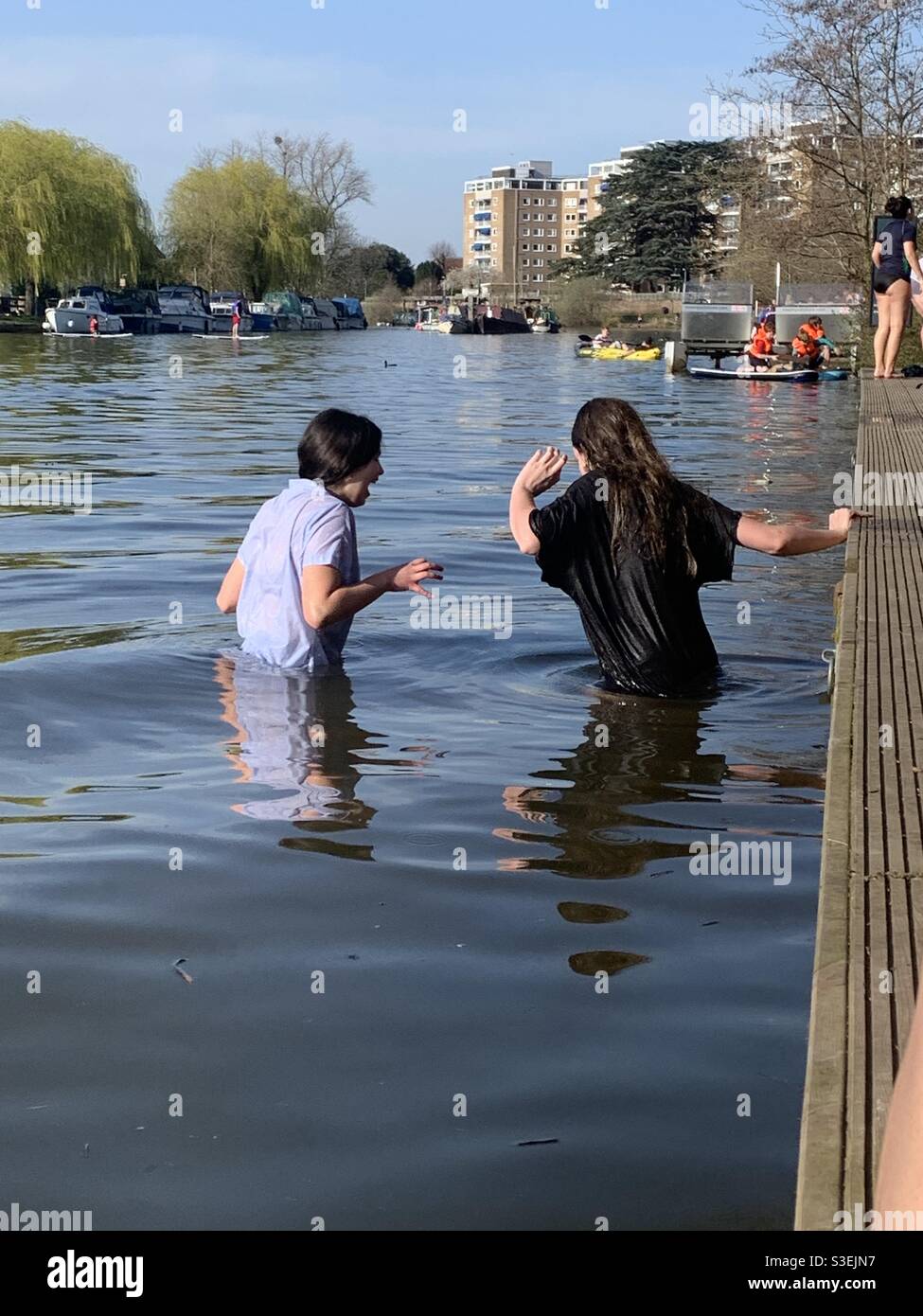 Schoolgirls in uniform hi-res stock photography and images - Alamy