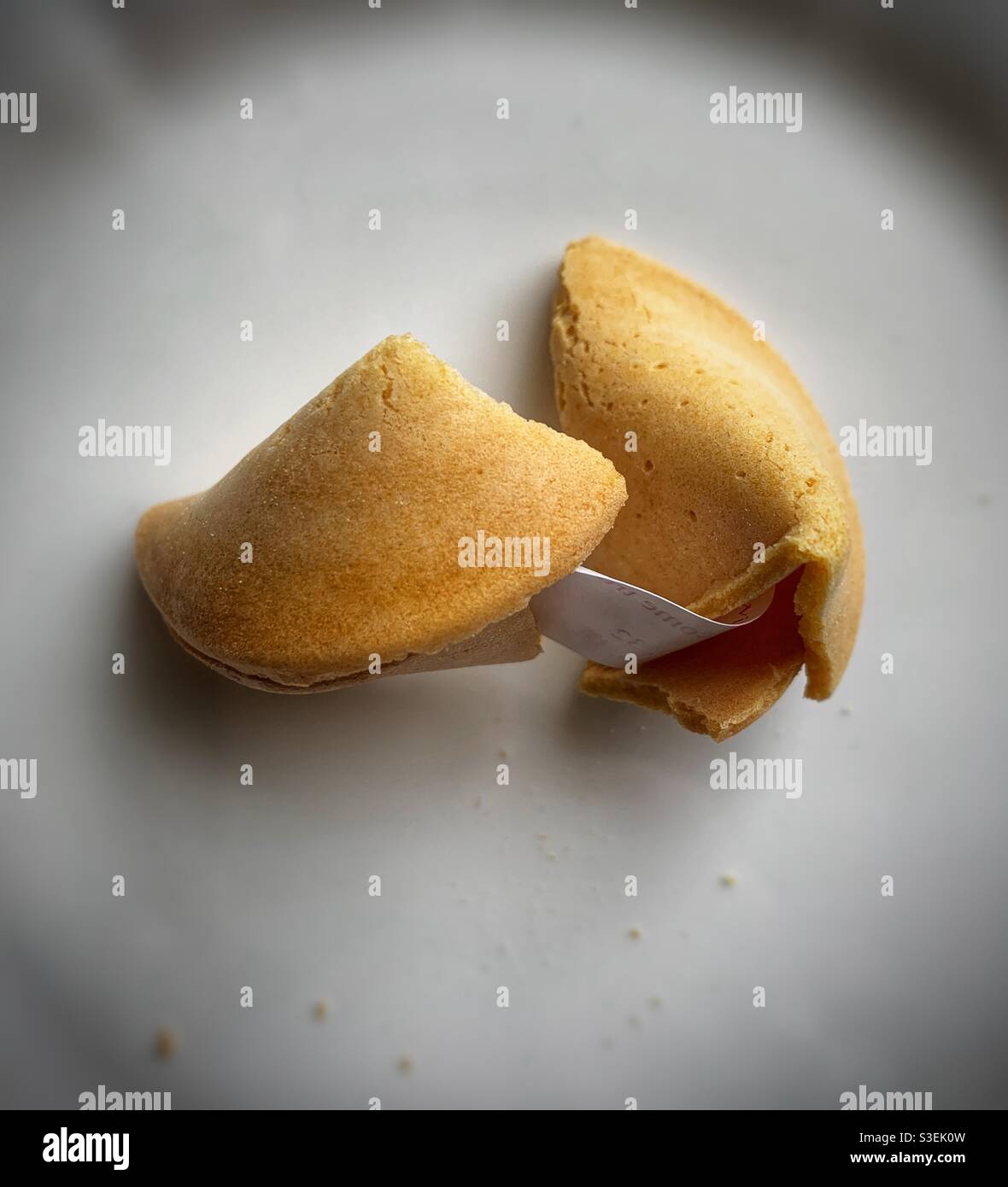 Fortune cookie broken in half Stock Photo - Alamy Fortune cookie broken in half Stock Photo - Alamy