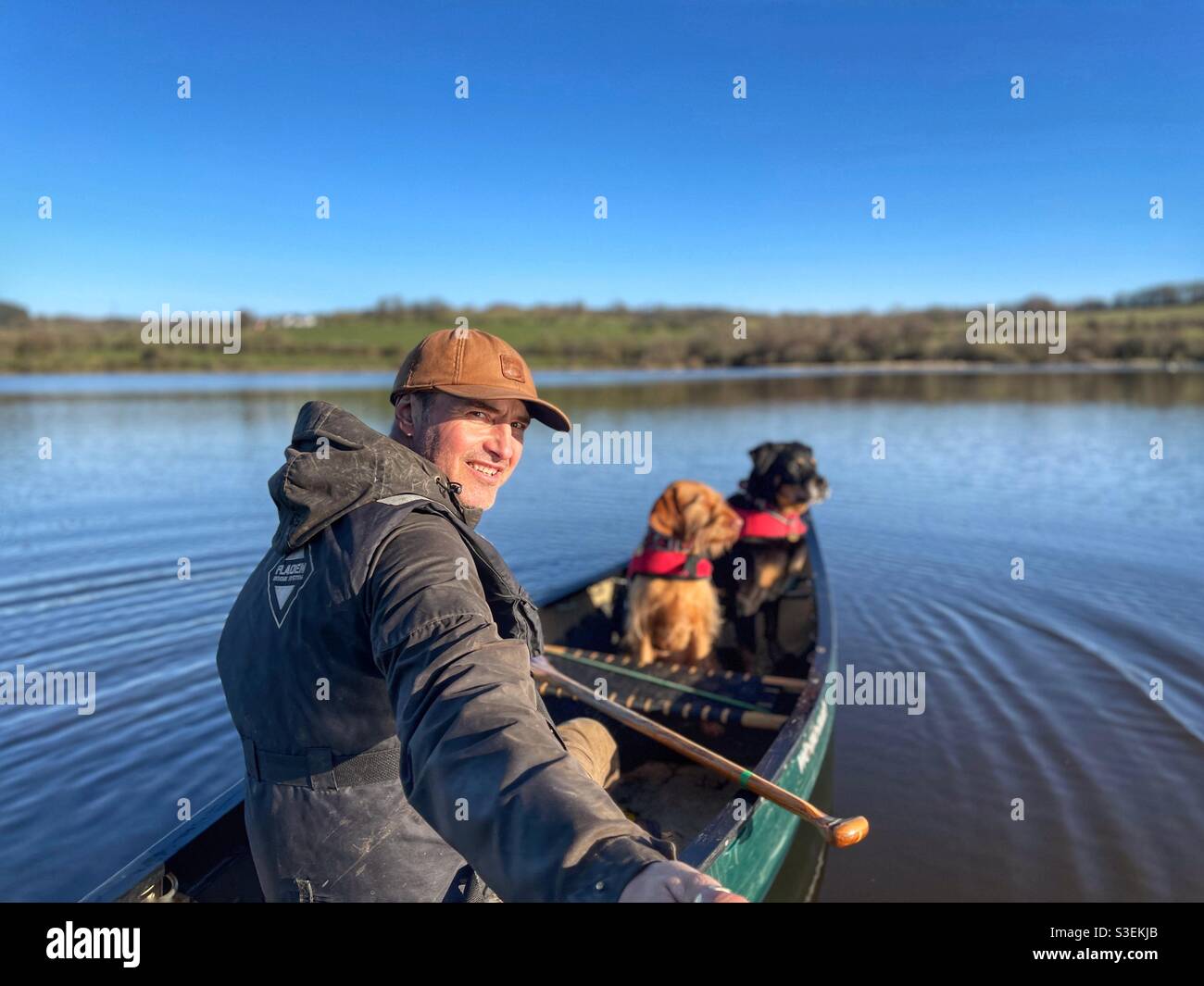 Canoeing with dog hi-res stock photography and images - Alamy