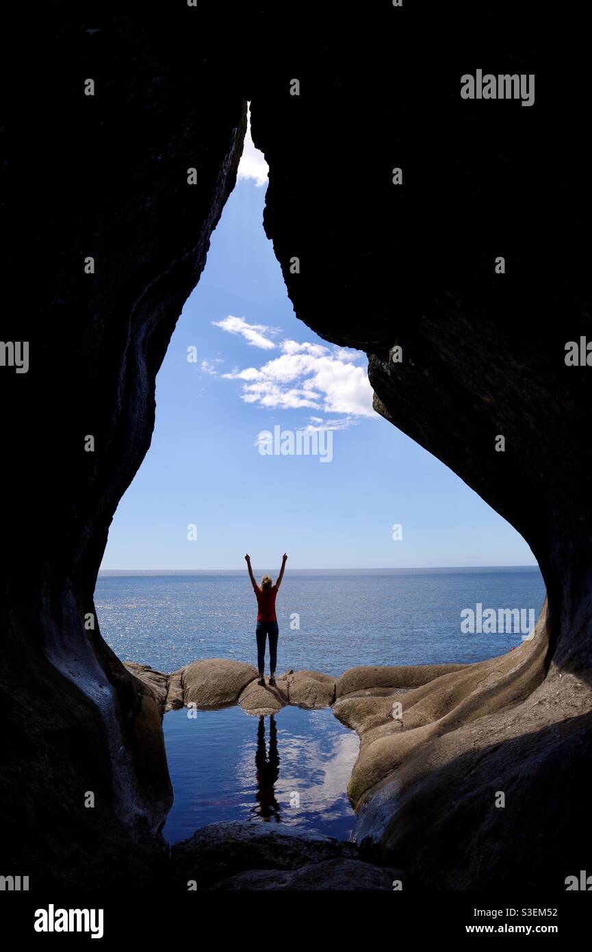 Hole in cliff hi-res stock photography and images - Alamy