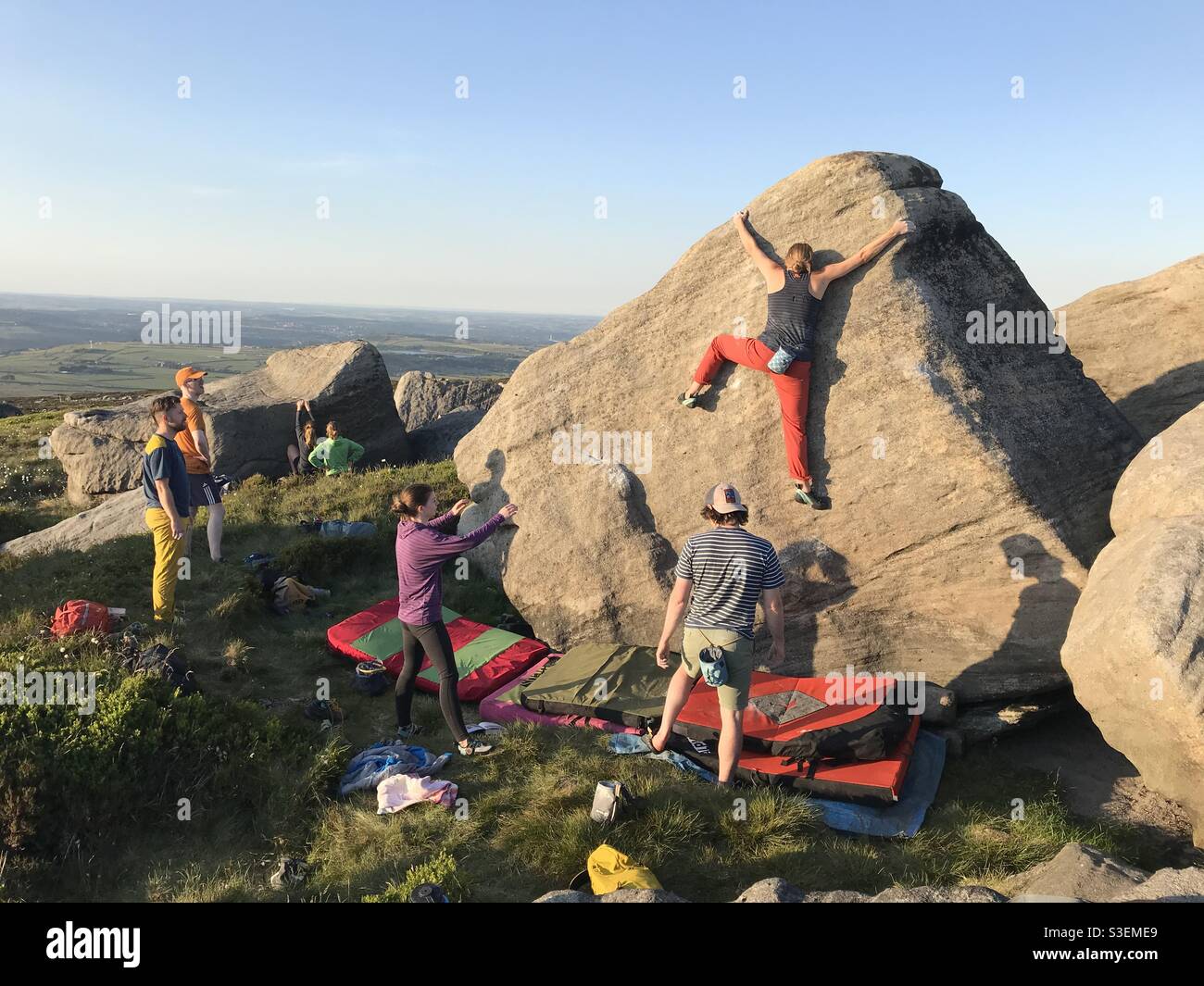 Peak bouldering hi-res stock photography and images - Alamy