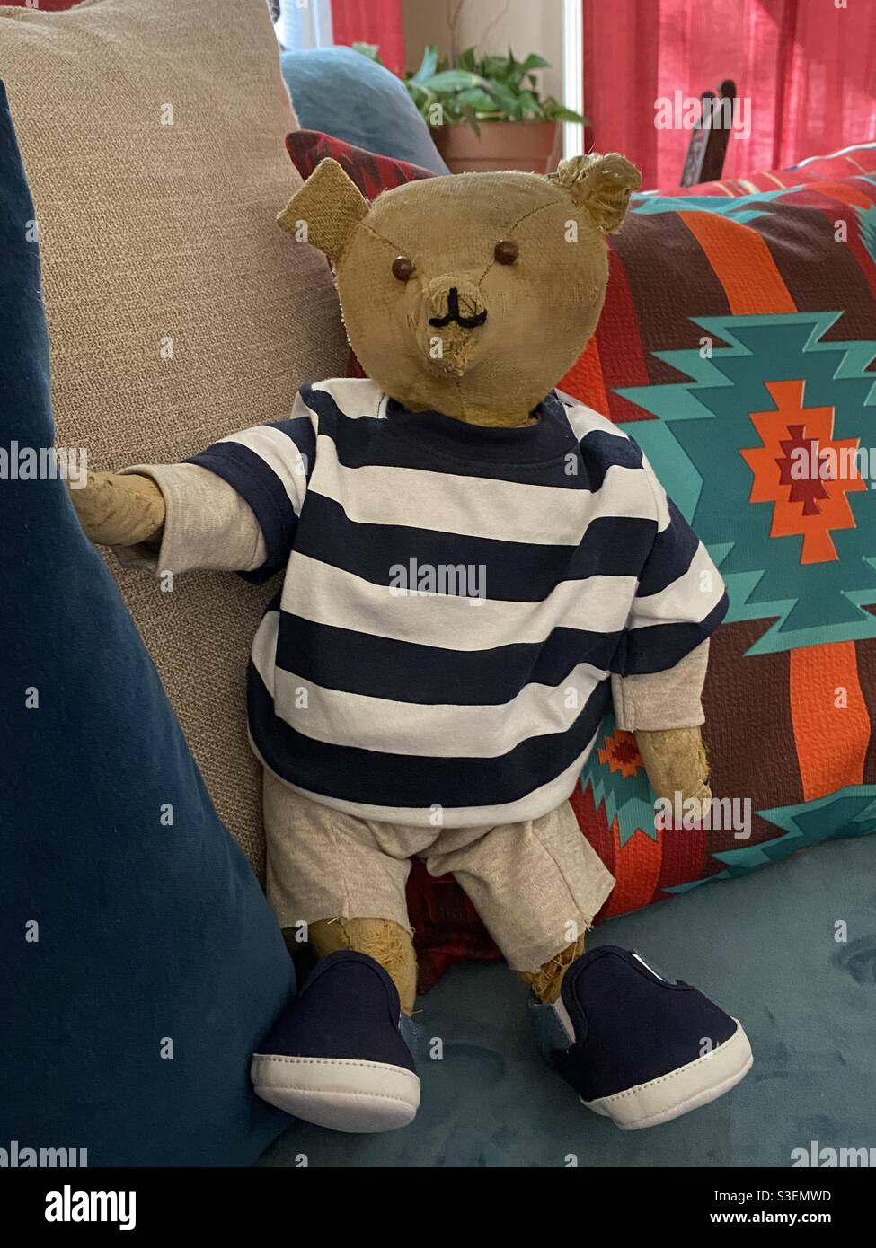 Antique teddy hi-res stock photography and images - Alamy