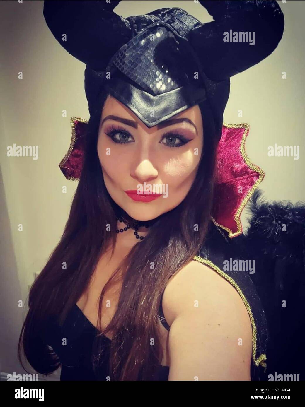 Maleficent costume hi-res stock photography and images - Alamy