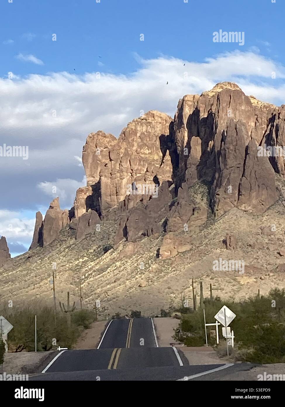 Undulating road hi-res stock photography and images - Alamy
