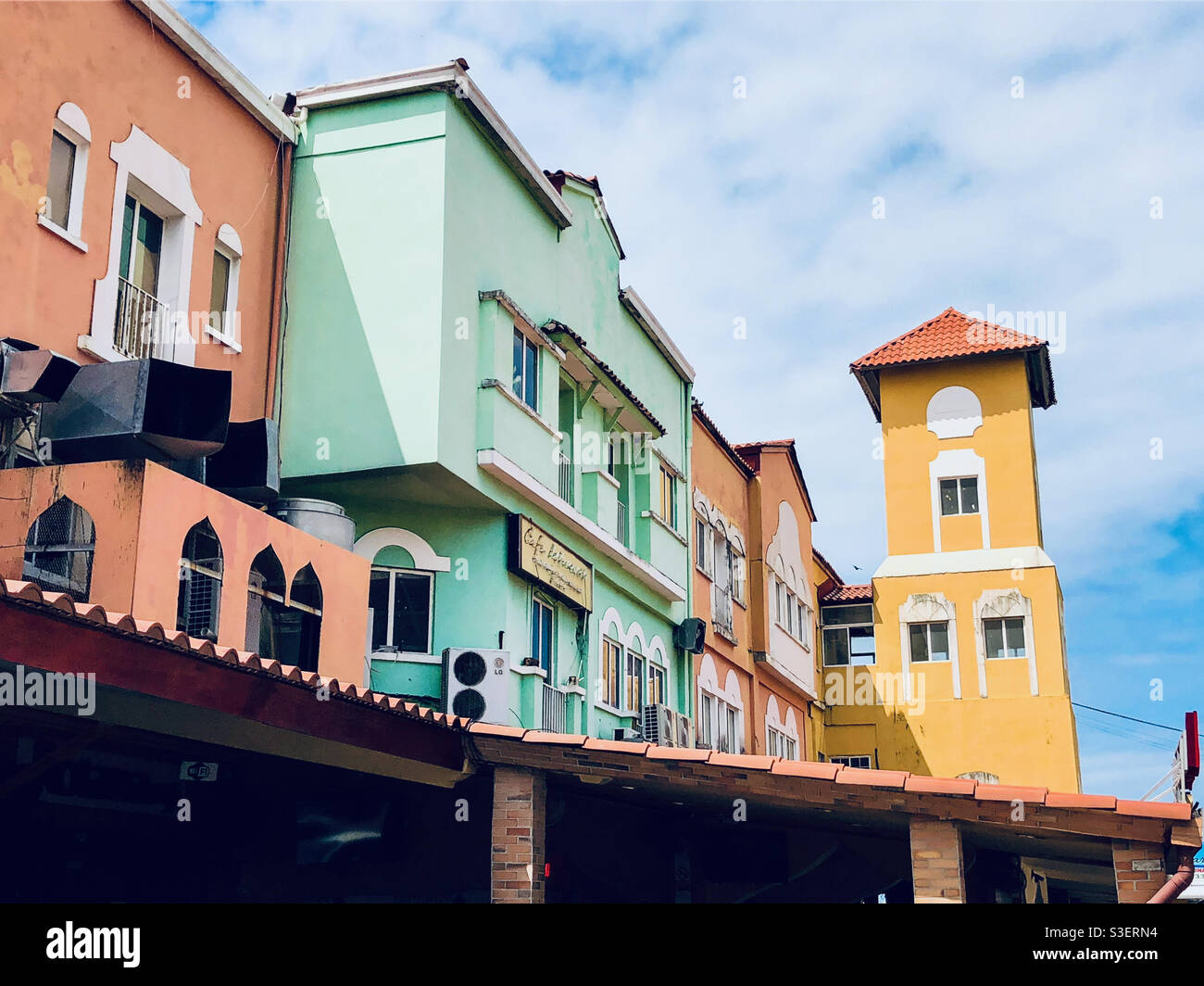 Panama buildings colourful hi-res stock photography and images - Alamy