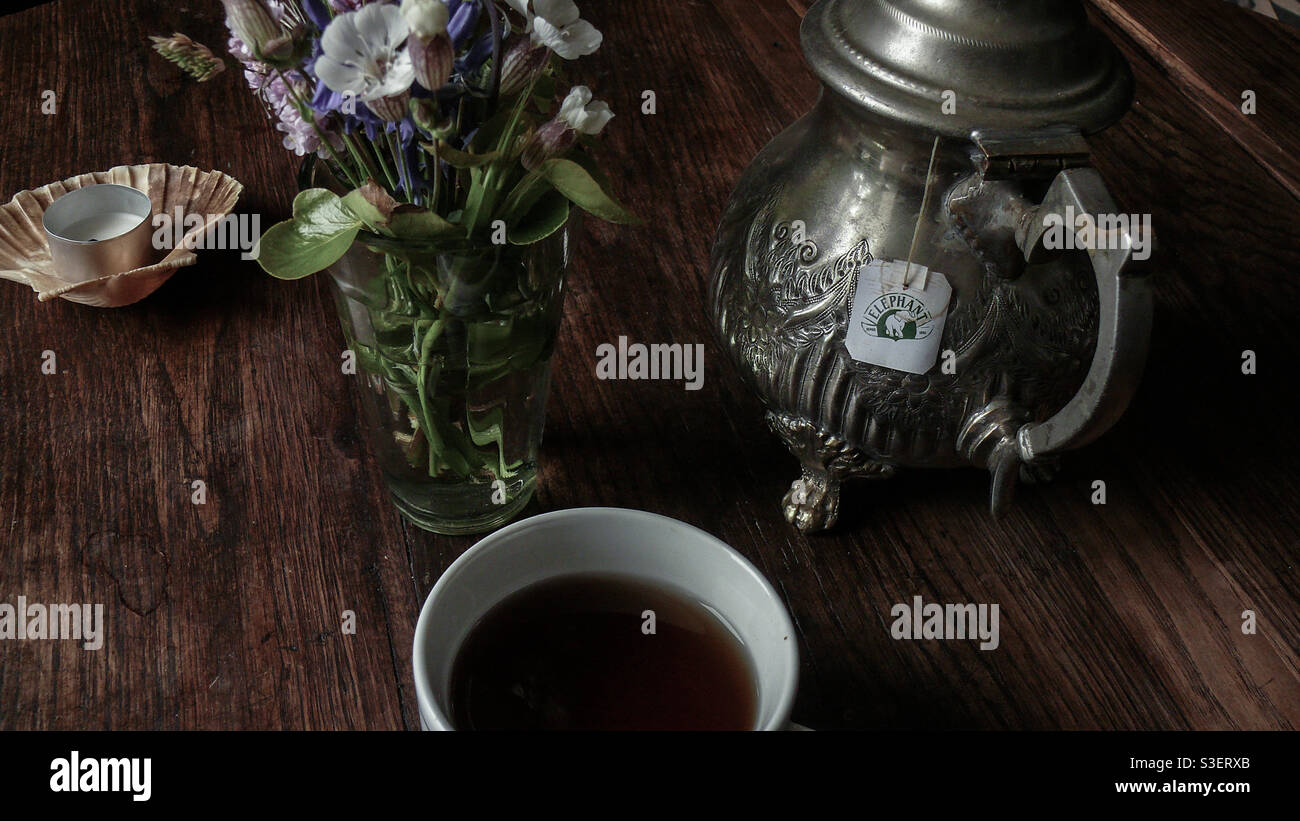 Cute teatime hi-res stock photography and images - Alamy