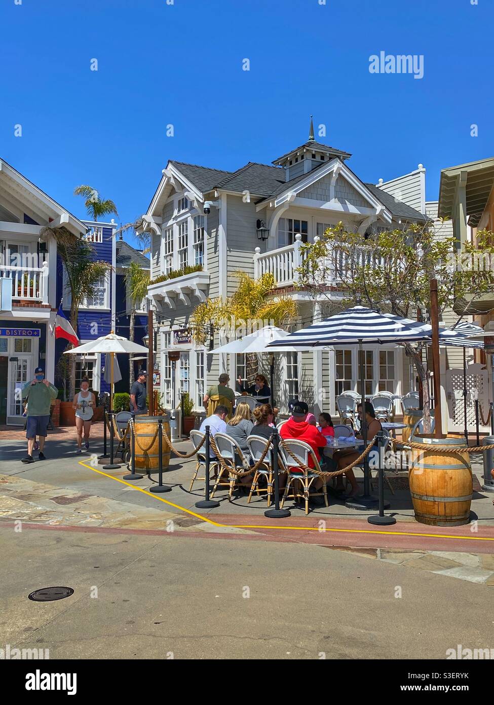 Lunch at the beach hi-res stock photography and images - Alamy