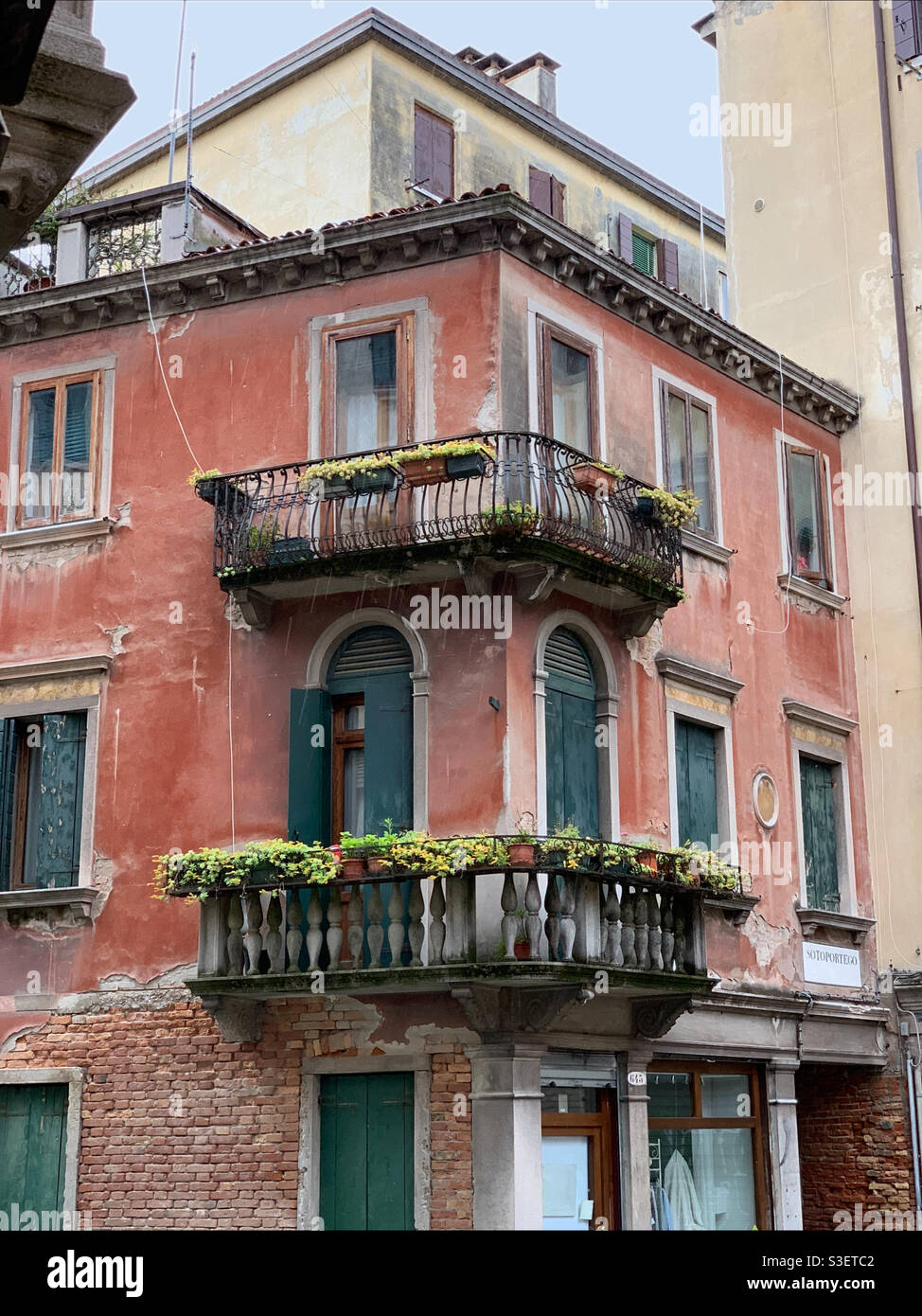 Venice balconies hi-res stock photography and images - Alamy