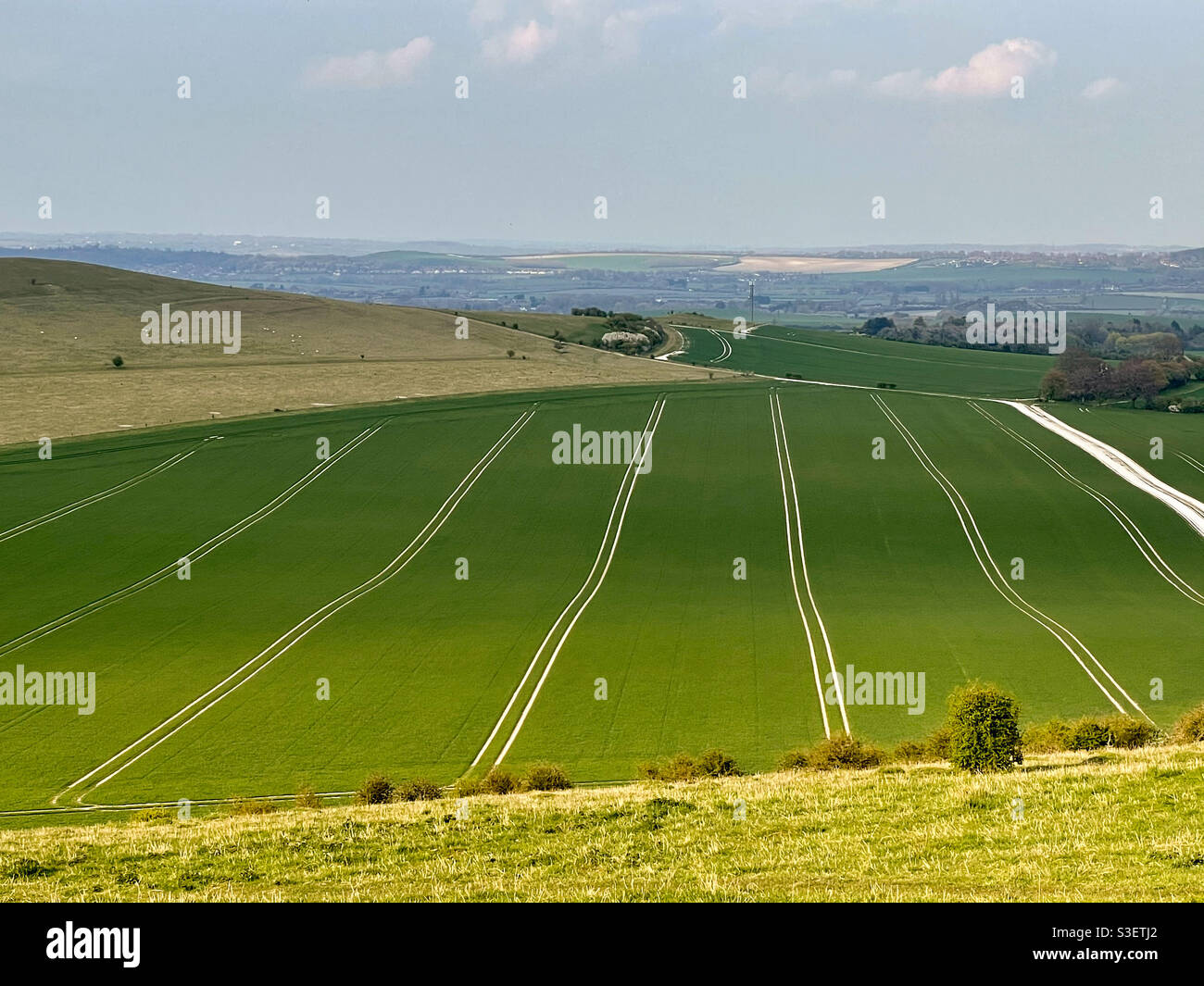 Ivinghoe hills spring hi-res stock photography and images - Alamy