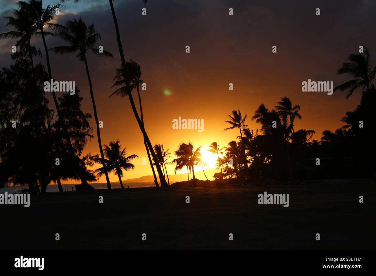 Hawaii sunset orange hi-res stock photography and images - Alamy