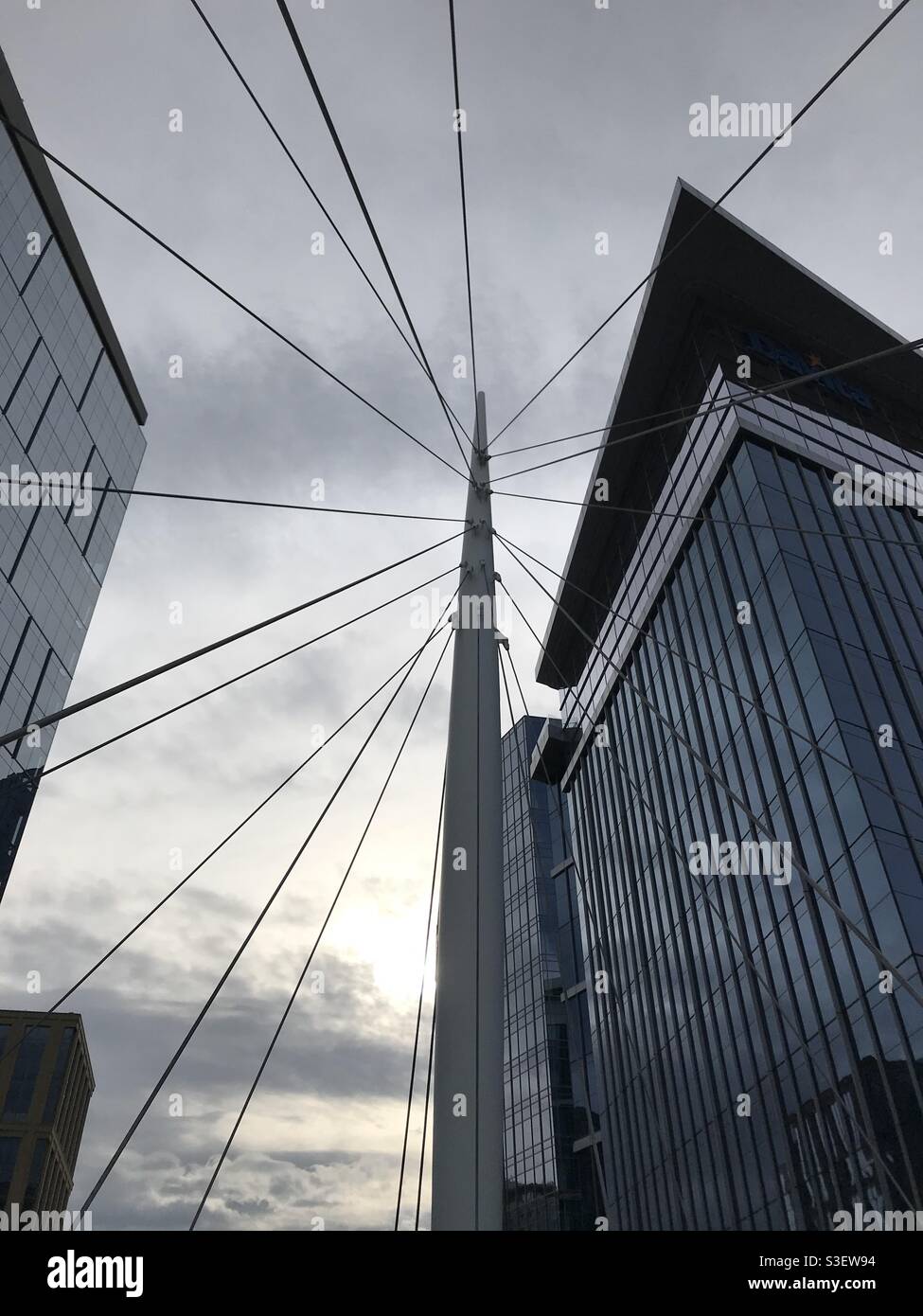 Converging wires hi-res stock photography and images - Alamy