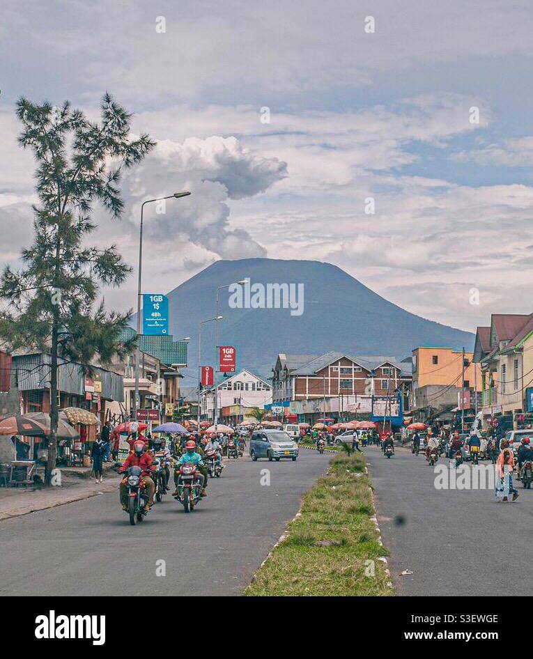 Goma with Nyiragongo Volcano, DRC Stock Photo - Alamy