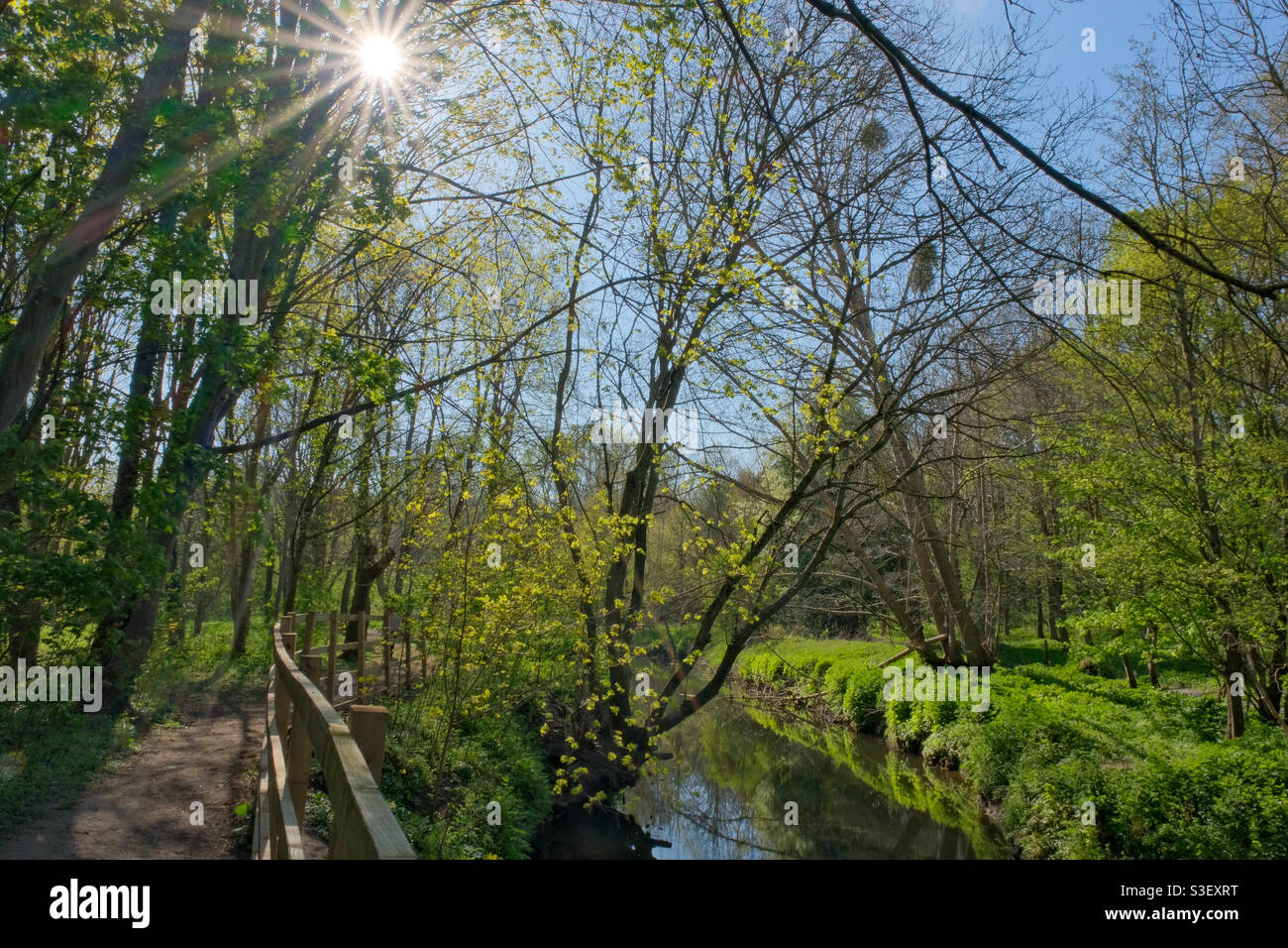 Spring canal hi-res stock photography and images - Alamy