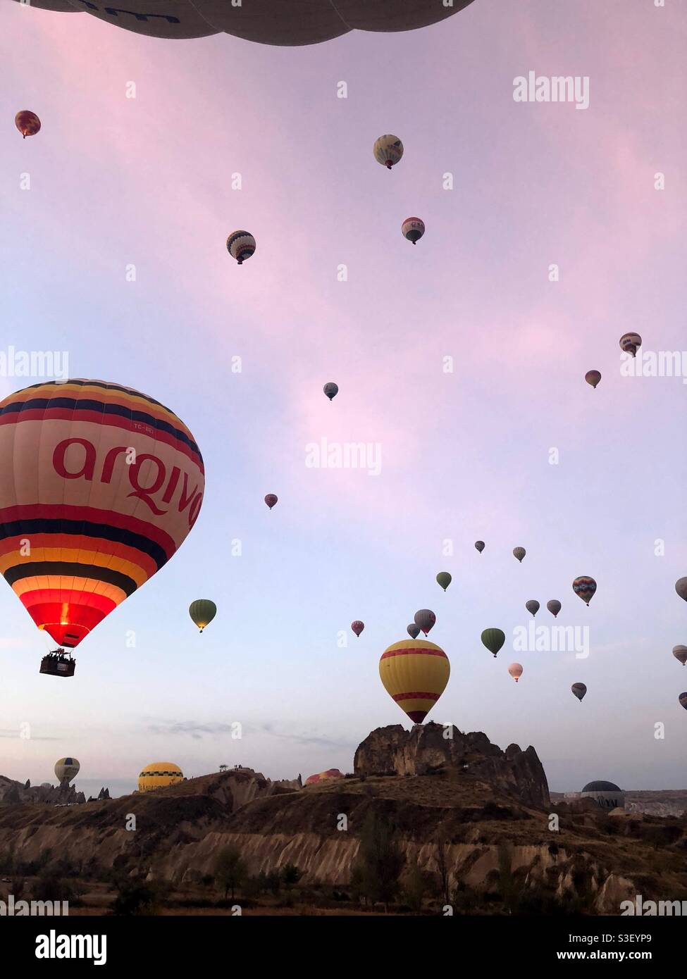 Pink sunrise hi-res stock photography and images - Alamy