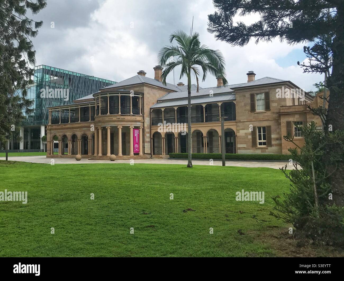 Old government house hi-res stock photography and images - Alamy