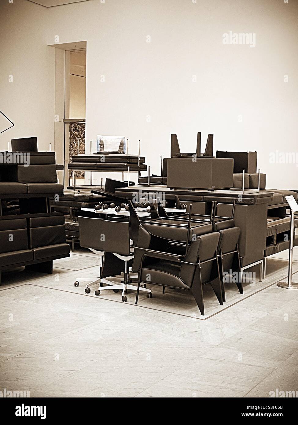 Amanda Williams installation of embodied sensations at the Museum of ...