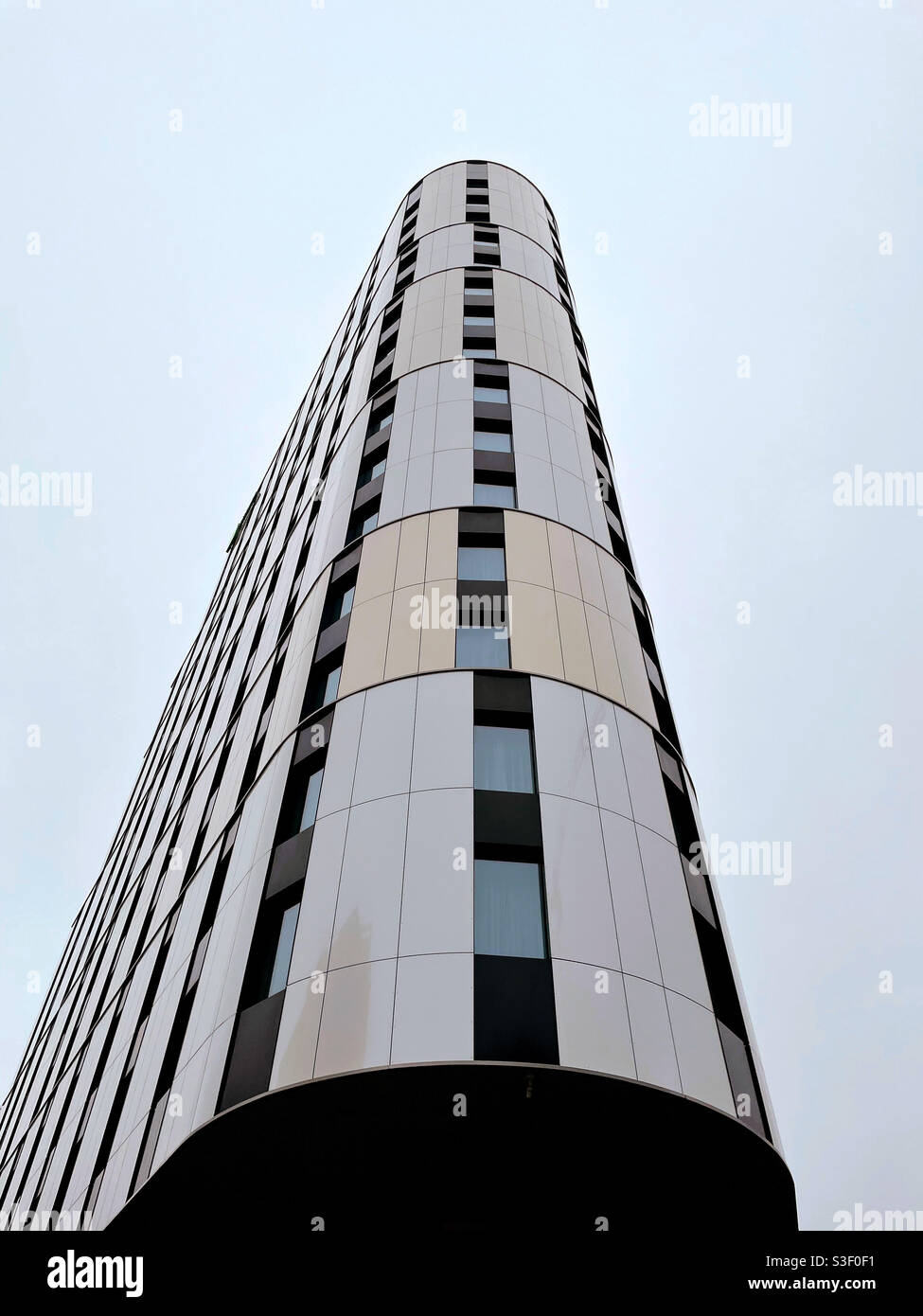 Modern minimal building hi-res stock photography and images - Alamy