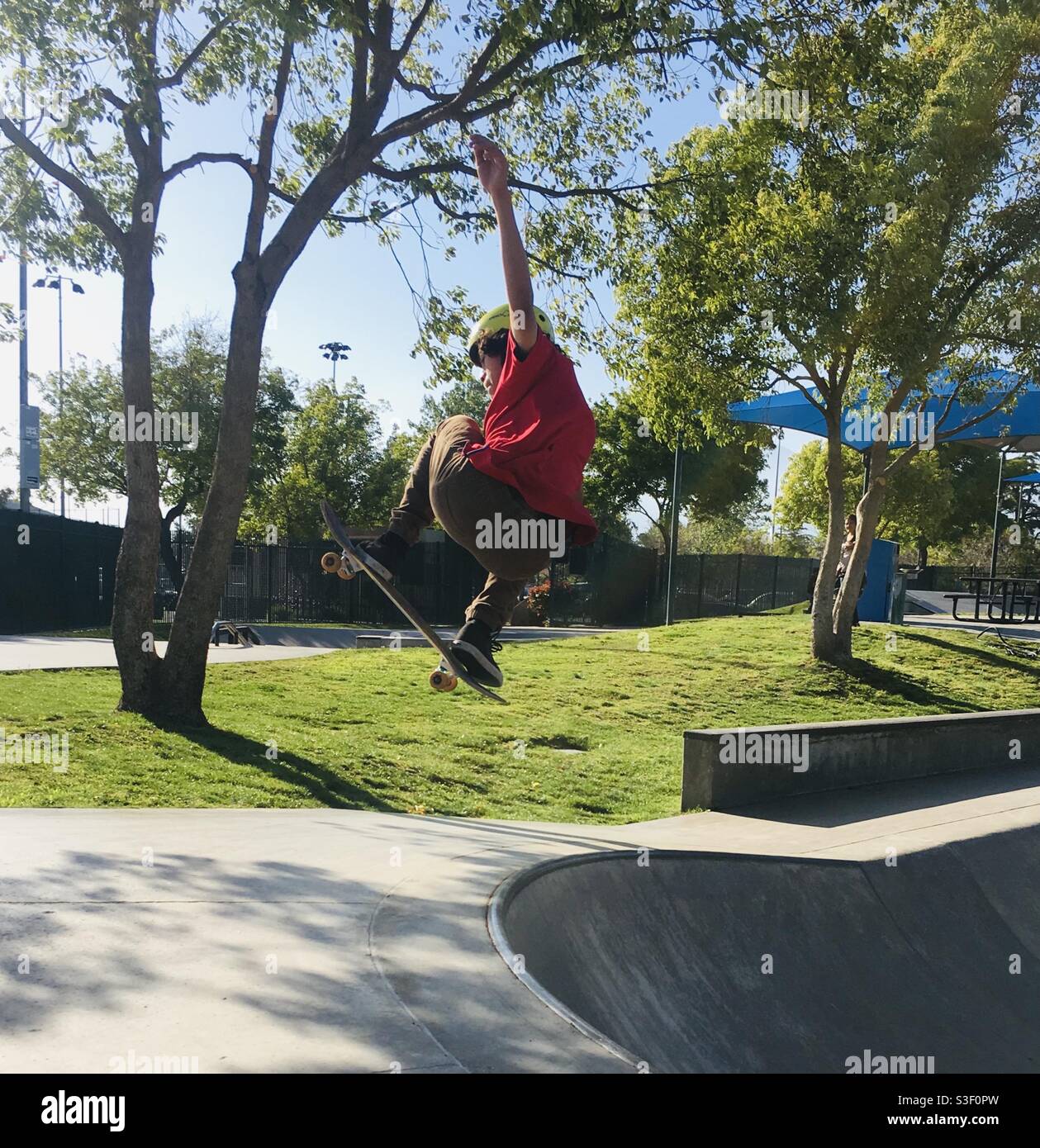 Skater kid hi-res stock photography and images - Alamy