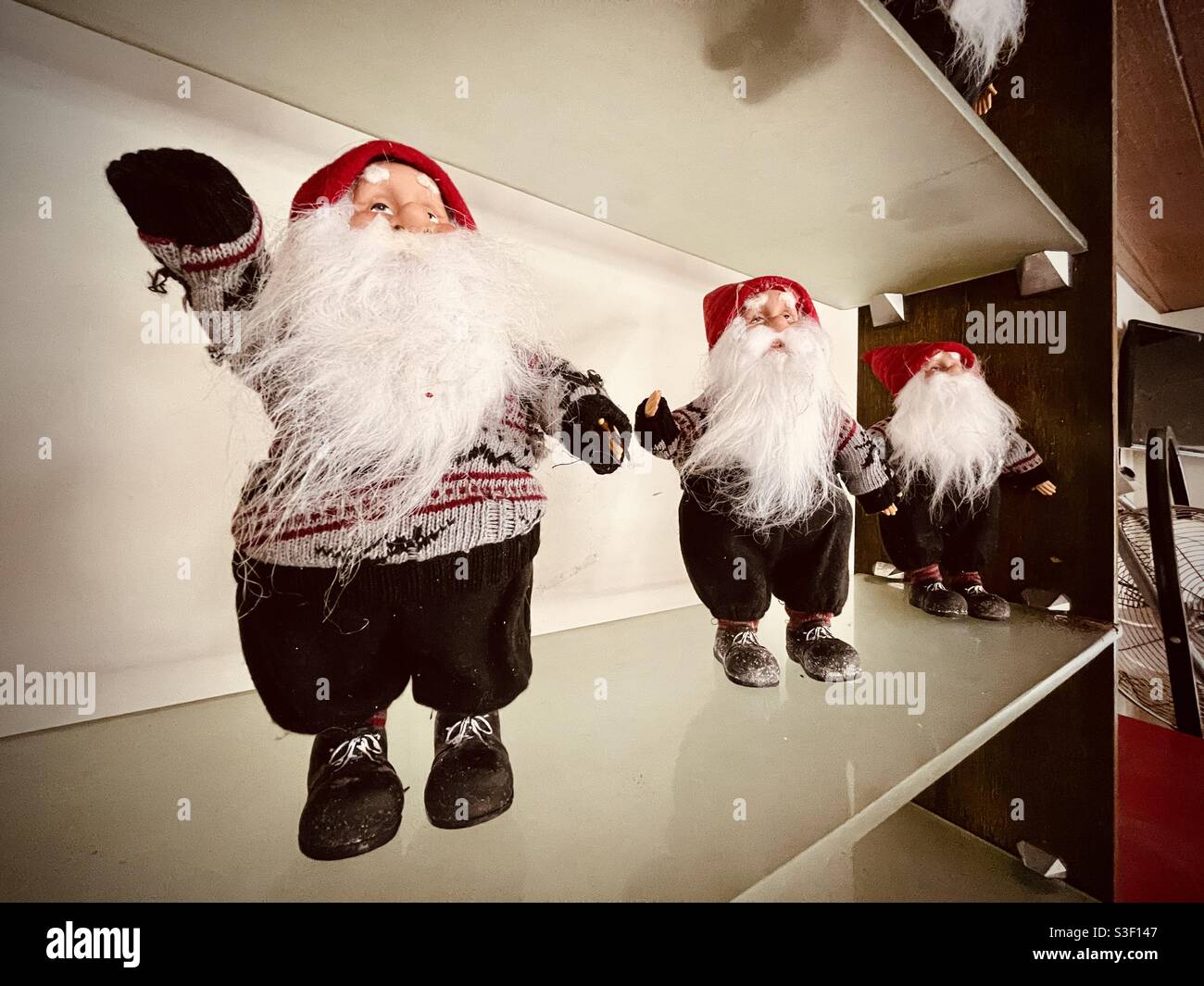 Elves and gnomes hi-res stock photography and images - Alamy