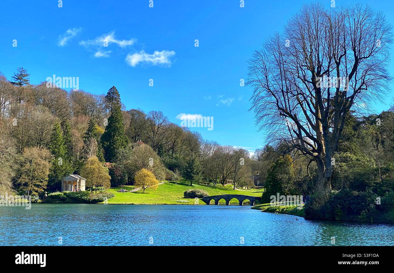 Bridge at stourhead hi-res stock photography and images - Alamy