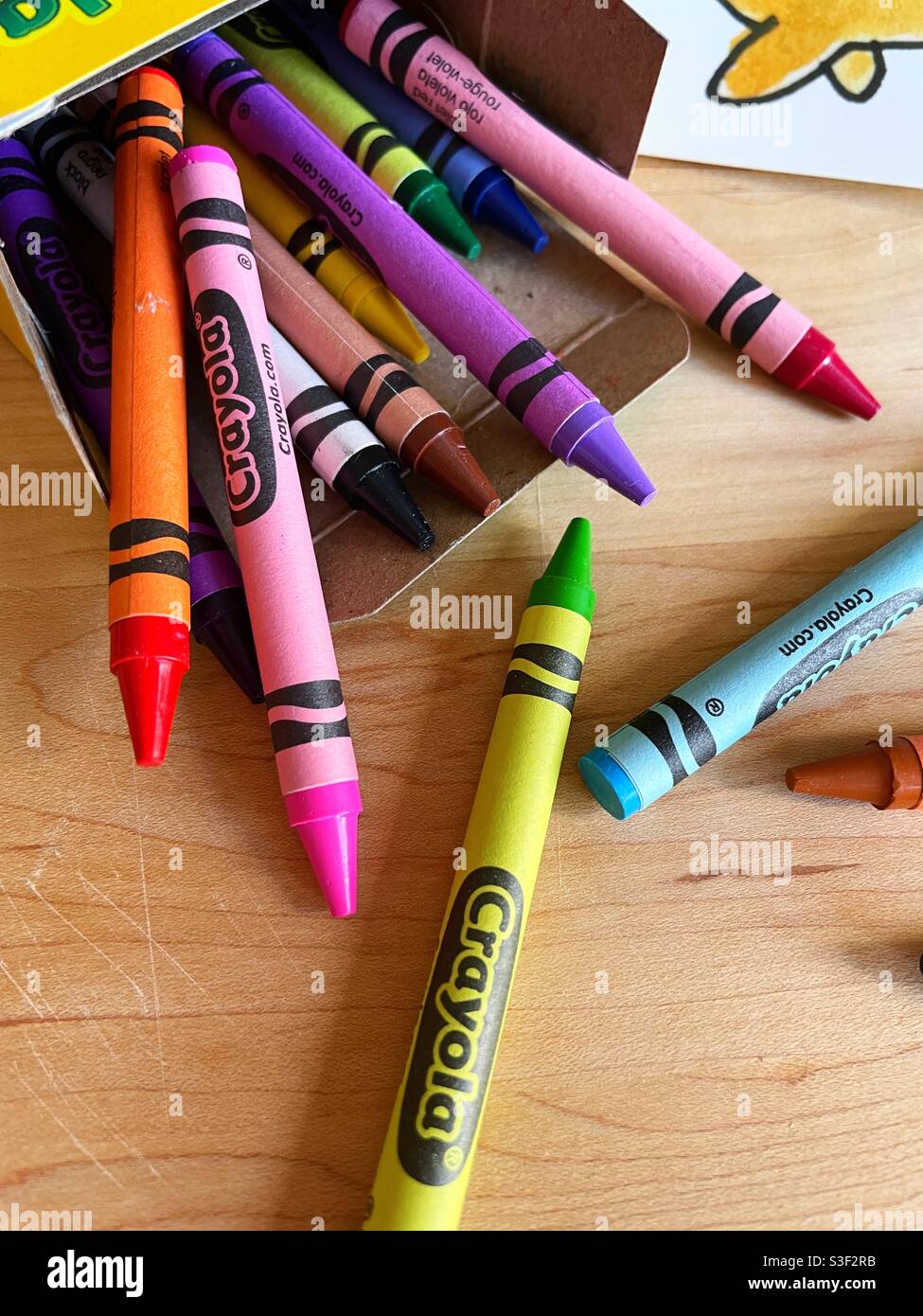 Crayola crayon box hi-res stock photography and images - Alamy