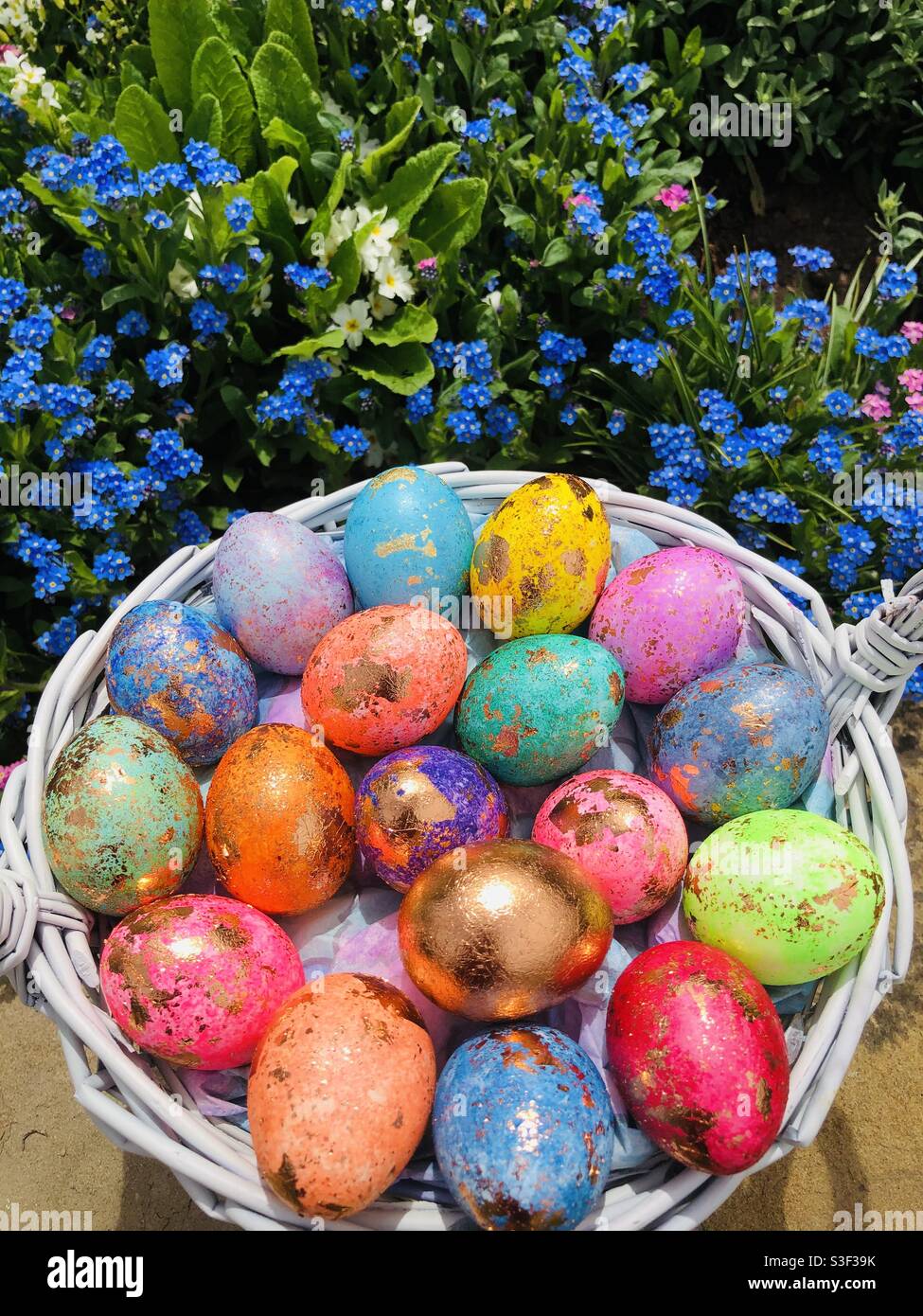 Eastern eggs hi-res stock photography and images - Alamy