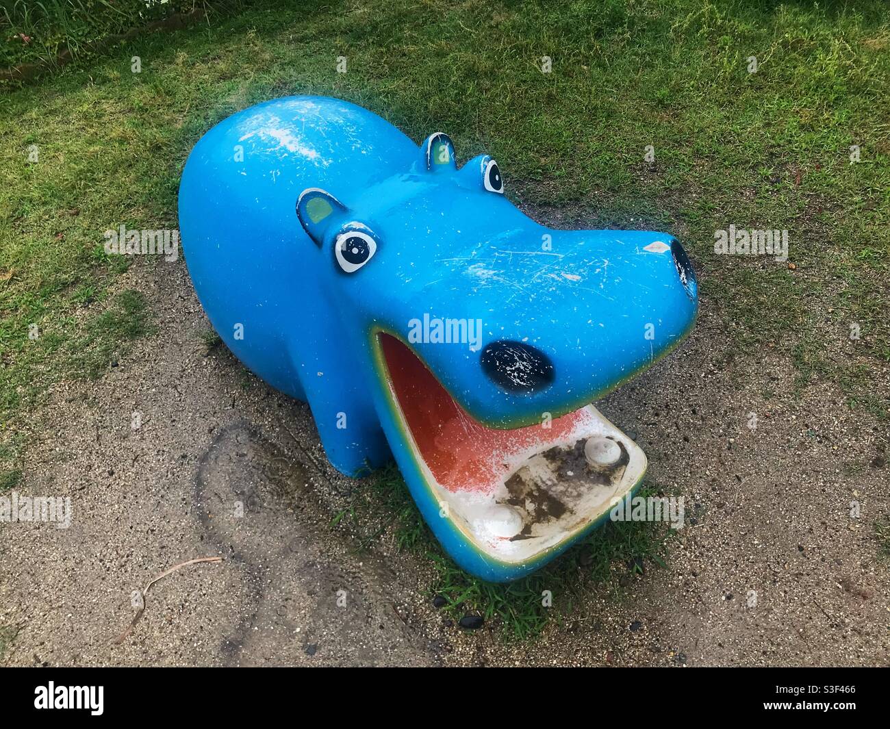 Blue hippopotamus in a park in Kyoto, Japan Stock Photo - Alamy