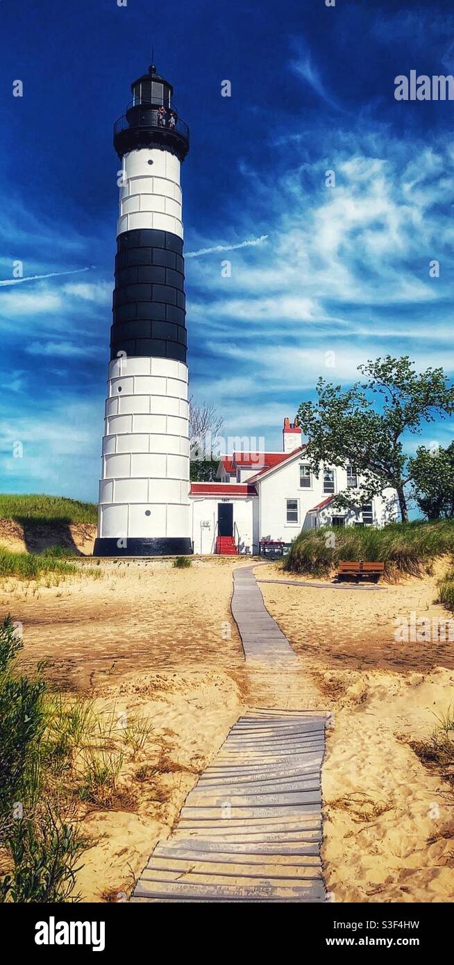 Red light quarters hi-res stock photography and images - Alamy