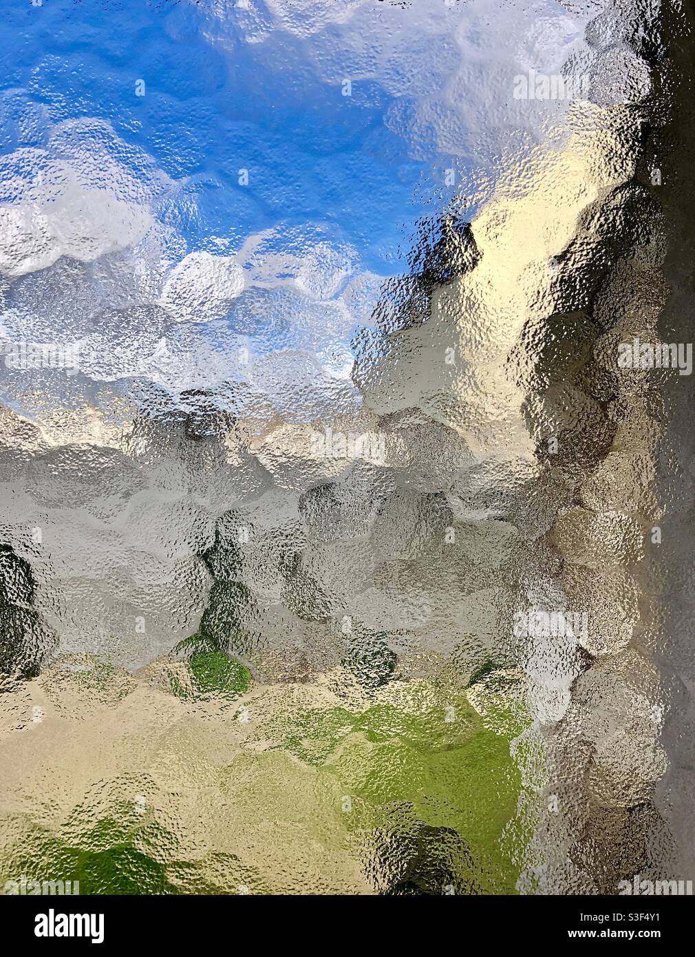 Distorted glass hi-res stock photography and images - Alamy