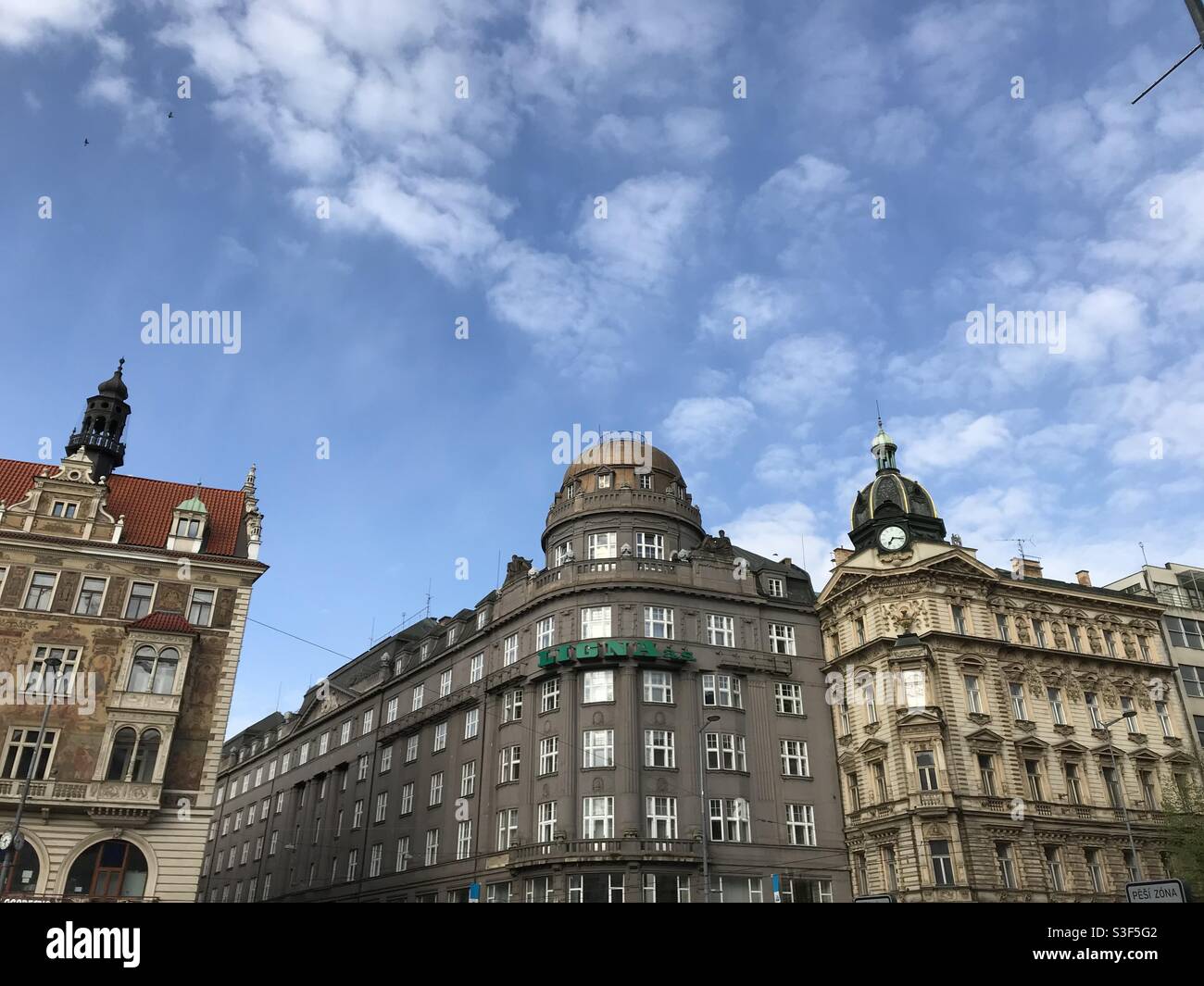 Building styles hi-res stock photography and images - Alamy