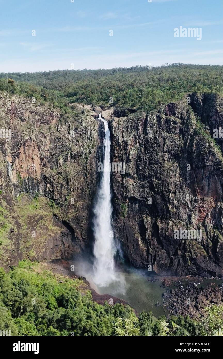Wallaman falls hi-res stock photography and images - Alamy