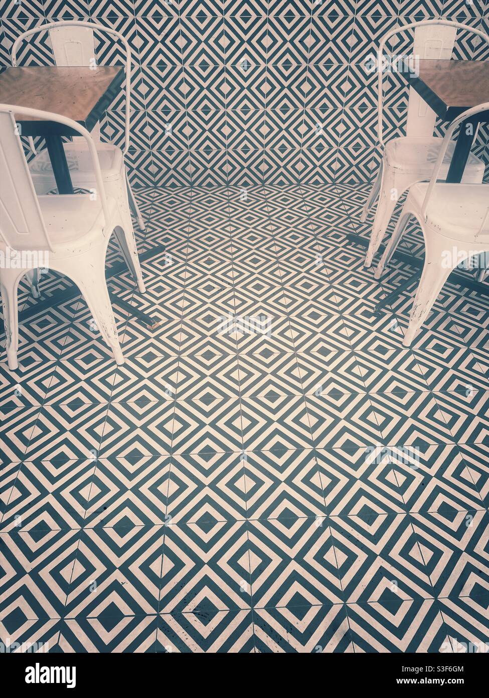 Patterned retro hi-res stock photography and images - Alamy