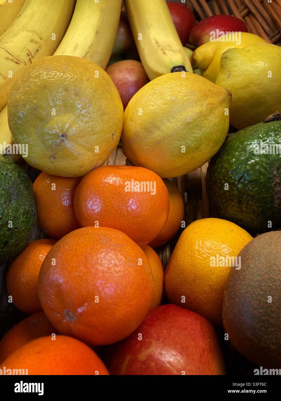 Fruit bowl assorted fruit hi-res stock photography and images - Alamy