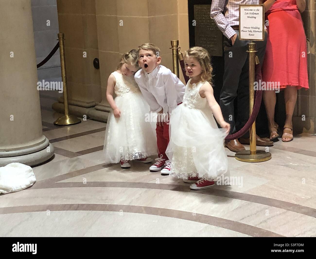Wedding kids hi-res stock photography and images - Alamy