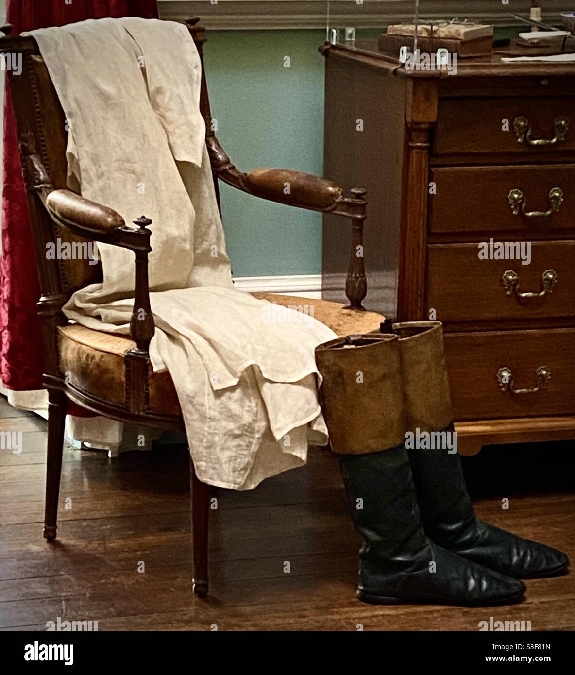 Thomas jeffersons clothes hi-res stock photography and images - Alamy