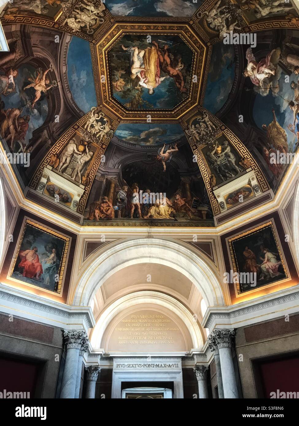 Ceiling of vatican hi-res stock photography and images - Alamy