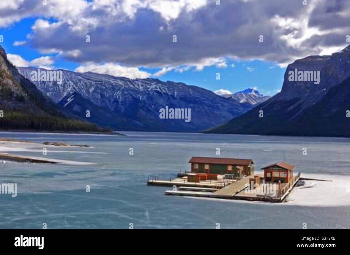 Lake Minnewanka, Free diving platform, Banff National Park, Alberta ...