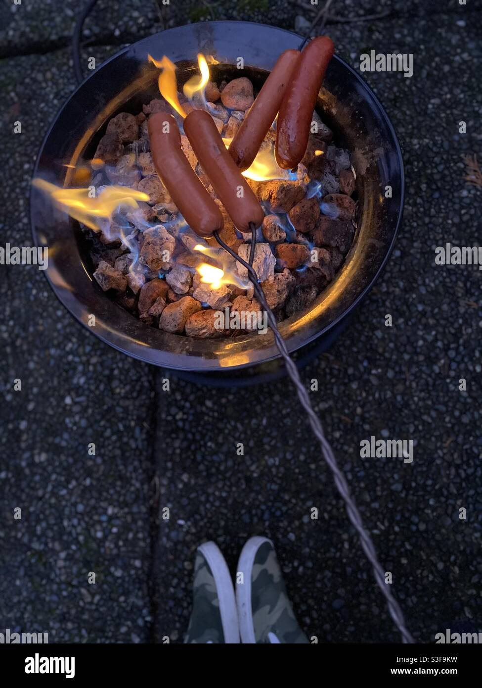 Campfire pit hi-res stock photography and images - Alamy