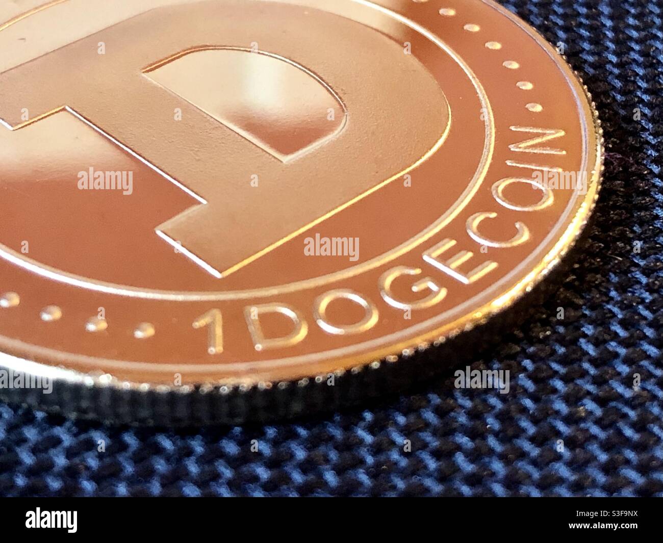 Cryptocurrency dogecoin hi-res stock photography and images - Alamy