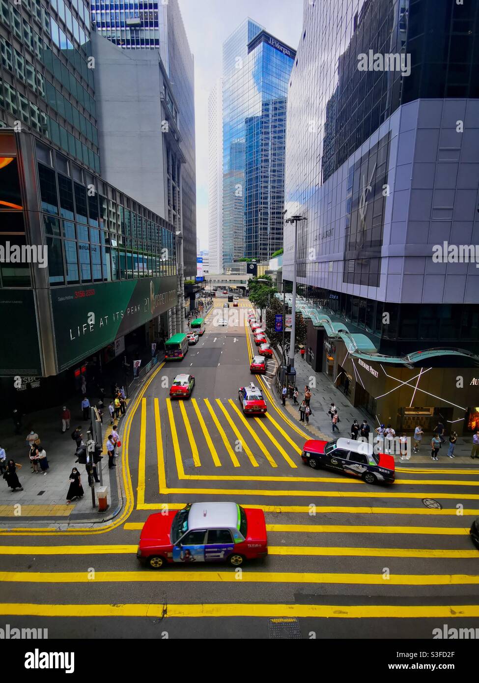 Queens road central and Pedder street junction in central district in ...