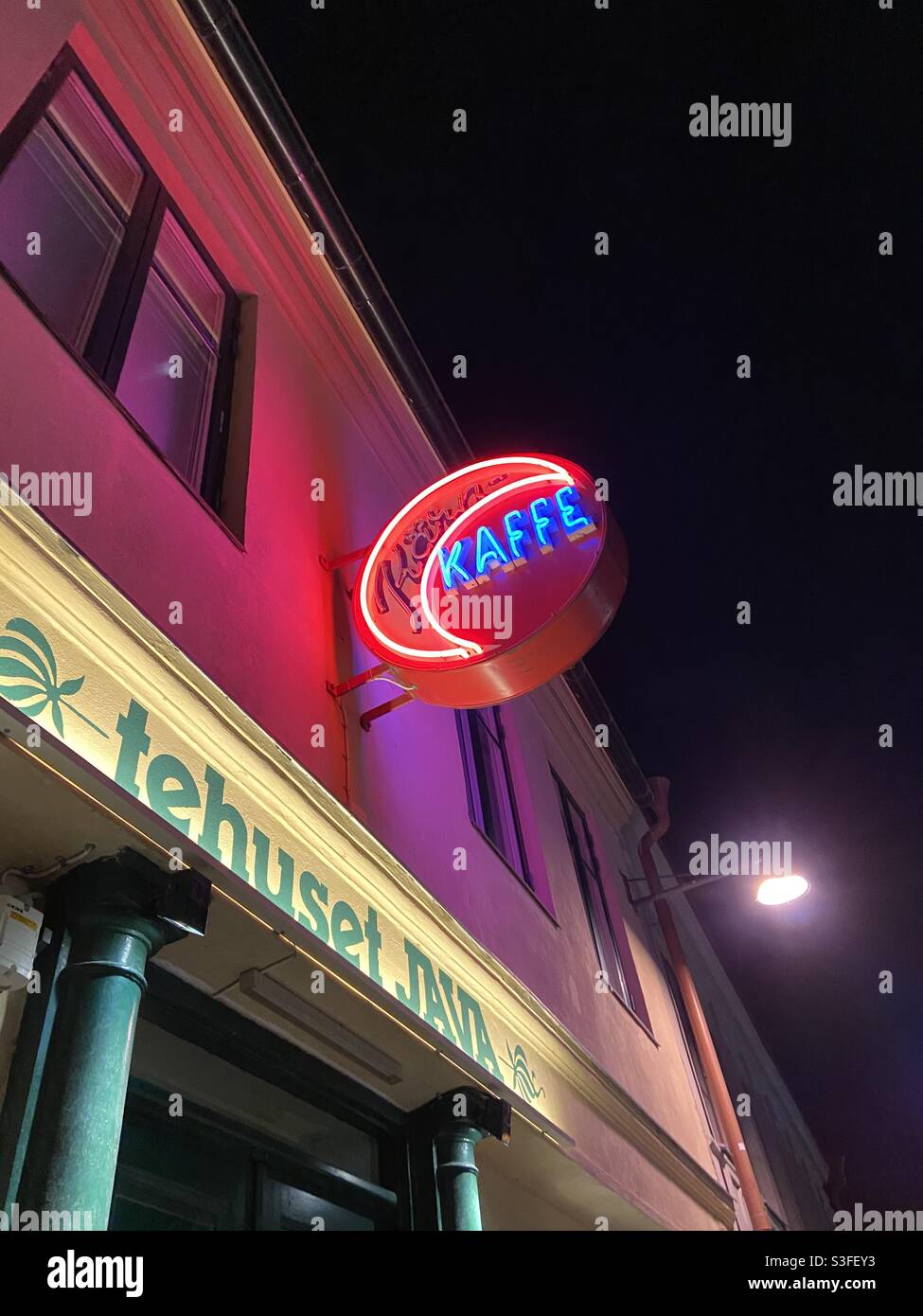 Late night bar hi-res stock photography and images - Alamy