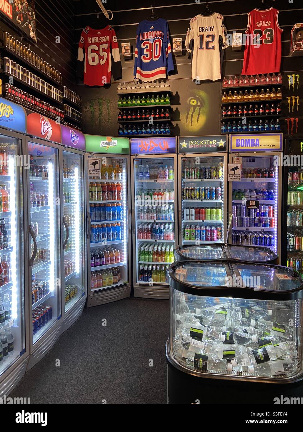 Energy drinks store hi-res stock photography and images - Alamy